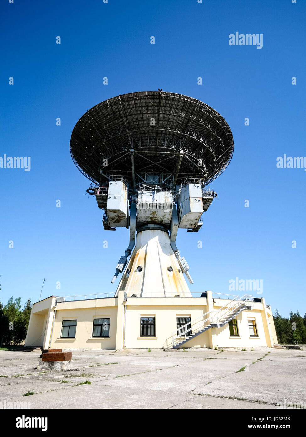Transmitter tower radar lines hi-res stock photography and images - Alamy