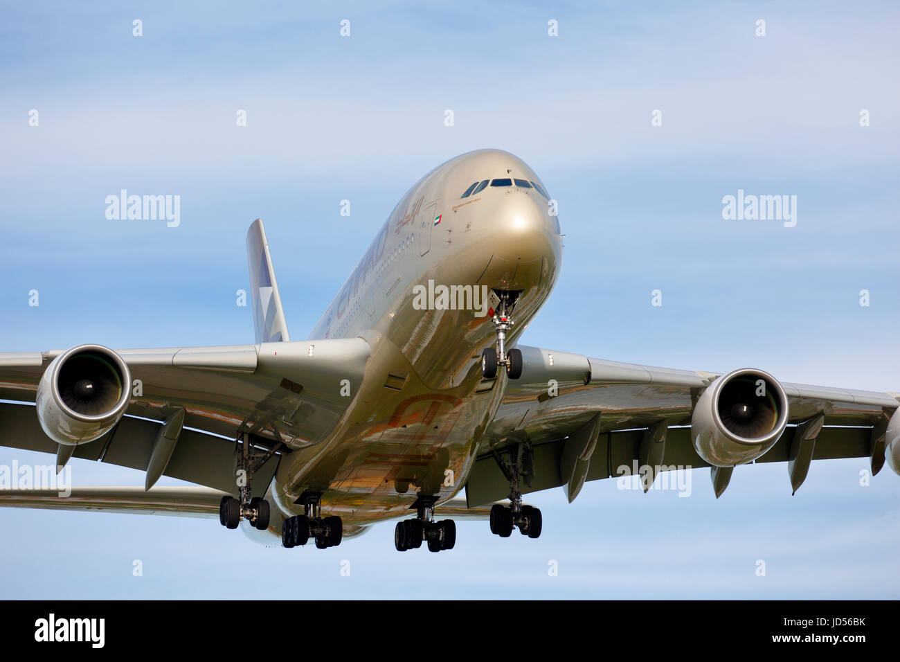 A6-APF Etihad Airways Airbus A380-800 cn-195 arriving at London ...