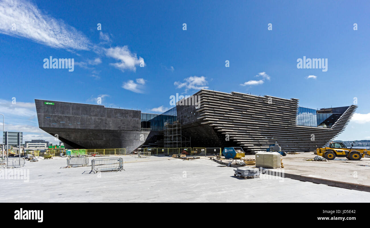 V and a design museum dundee hi-res stock photography and images - Alamy