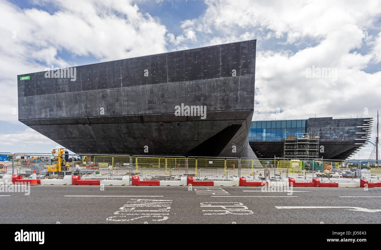 Progress in building the V&A Museum of Design at the waterfront by the ...