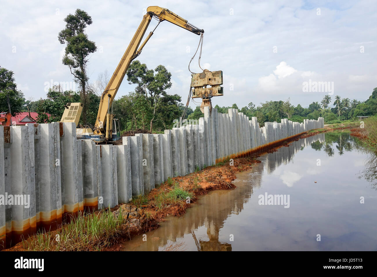 Piling machine hi-res stock photography and images - Alamy