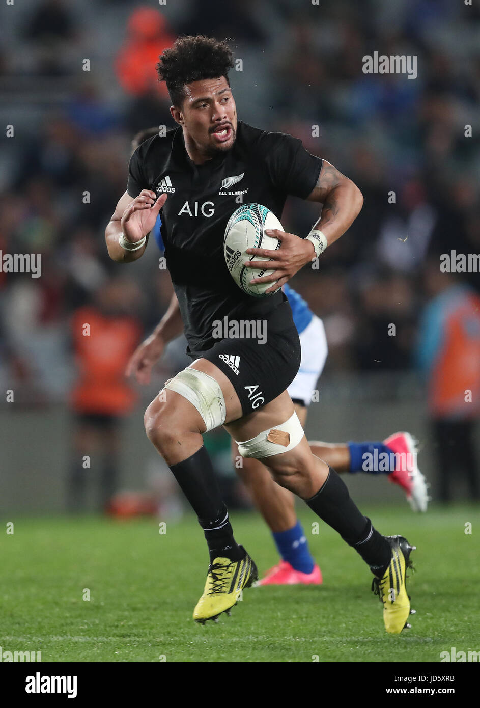 Ardie savea all blacks hi-res stock photography and images - Alamy