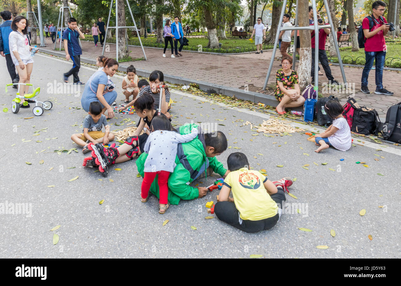 Vietnamese traditional games hi-res stock photography and images - Alamy