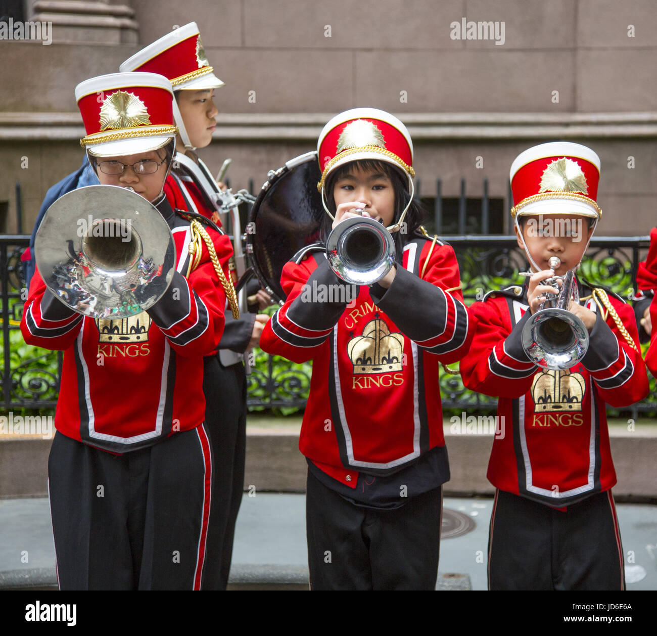 Drum and bugle corps hi-res stock photography and images - Alamy