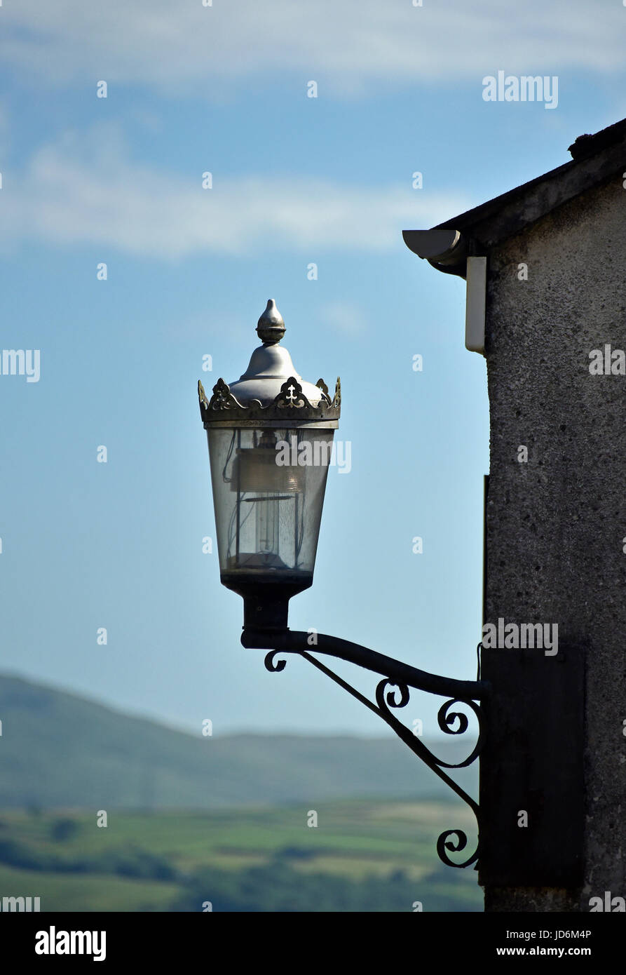 Corner bracket street light hi-res stock photography and images - Alamy