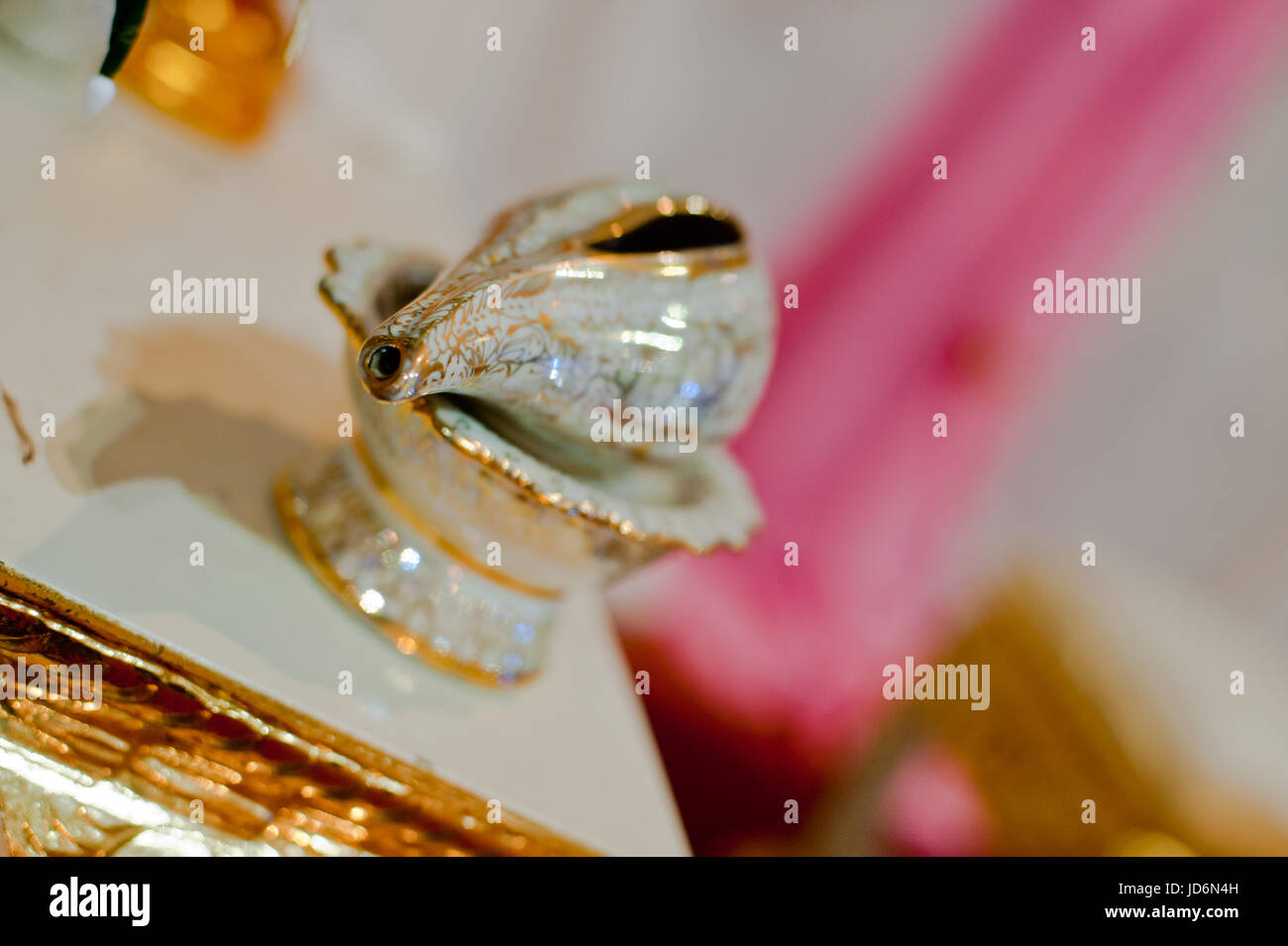 Conch stand hi-res stock photography and images - Alamy