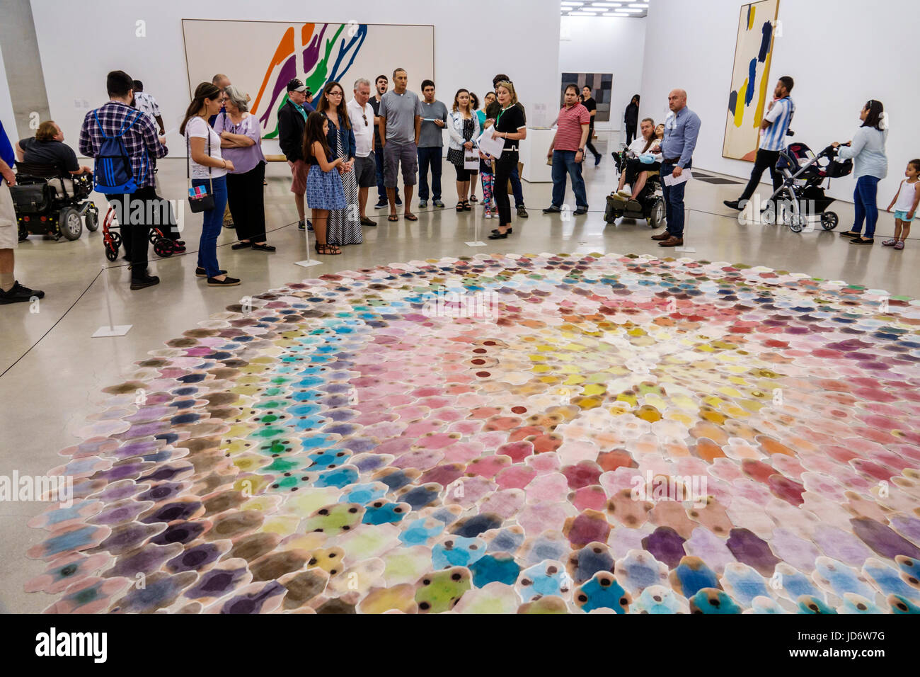 Exhibit exhibition collection docent hi-res stock photography and ...