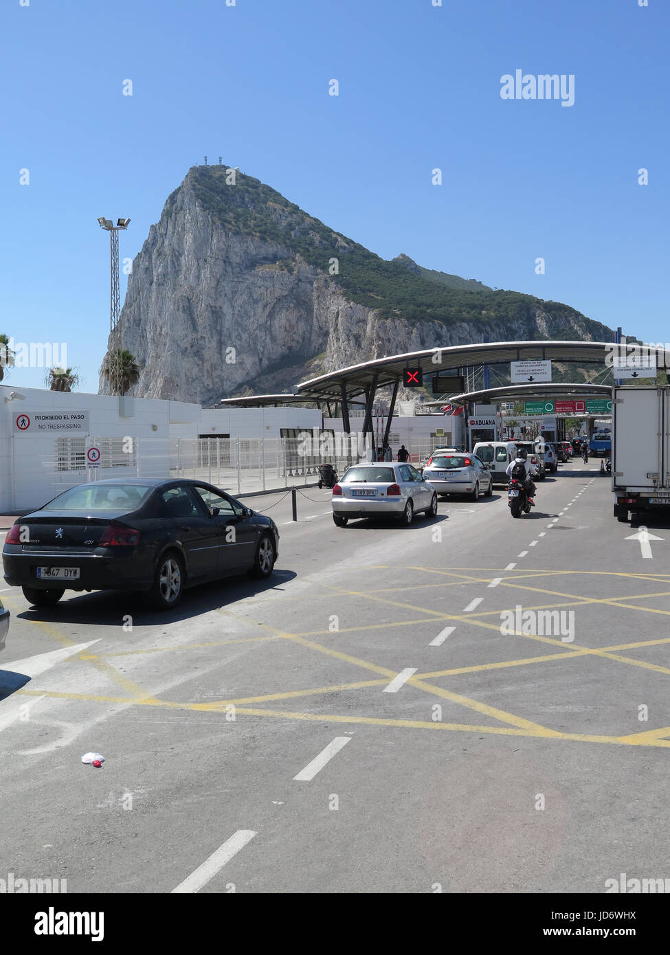 Spain border with Gibraltar Stock Photo - Alamy