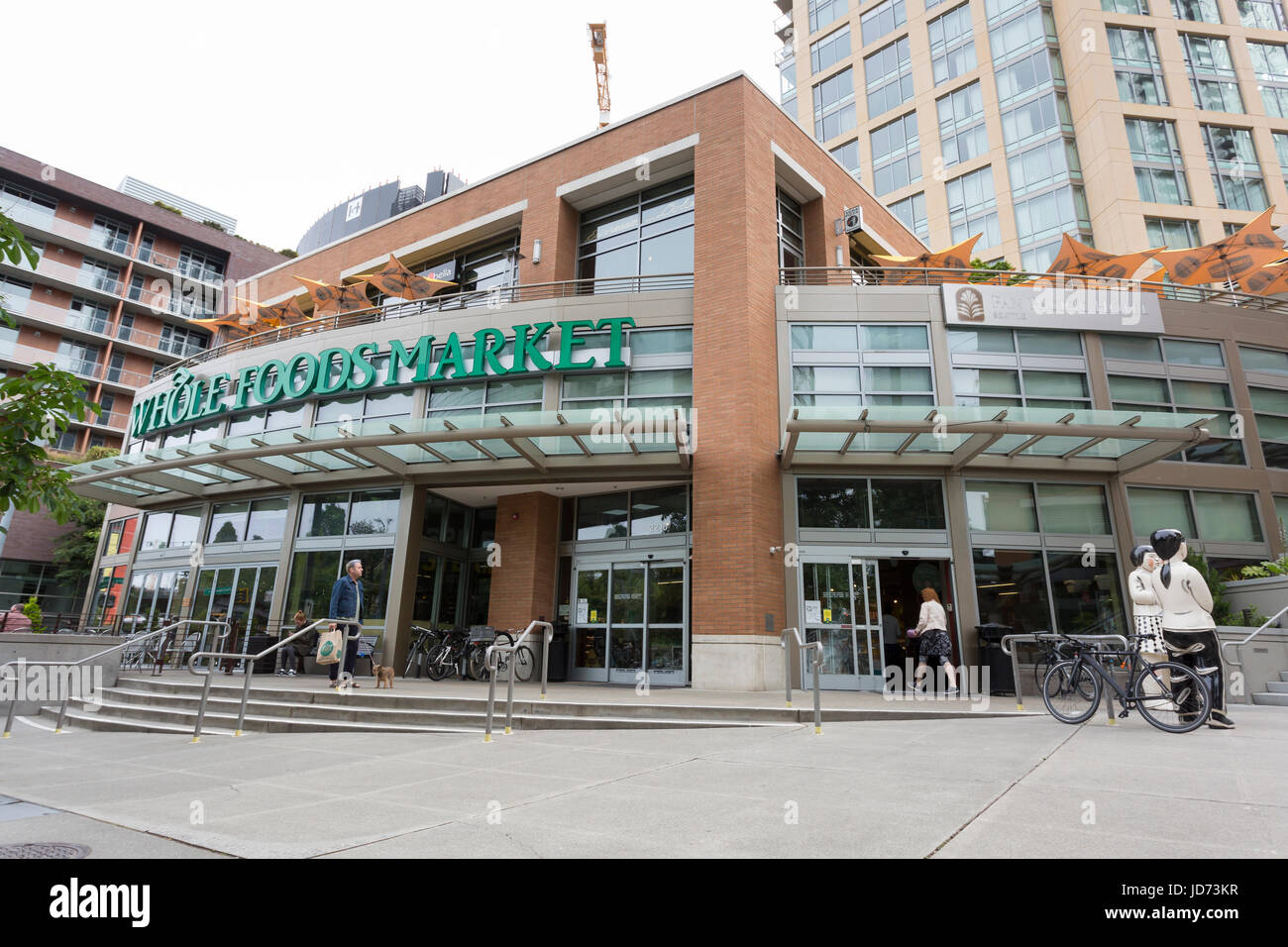 Whole Foods Market Storefront High Resolution Stock Photography and ...