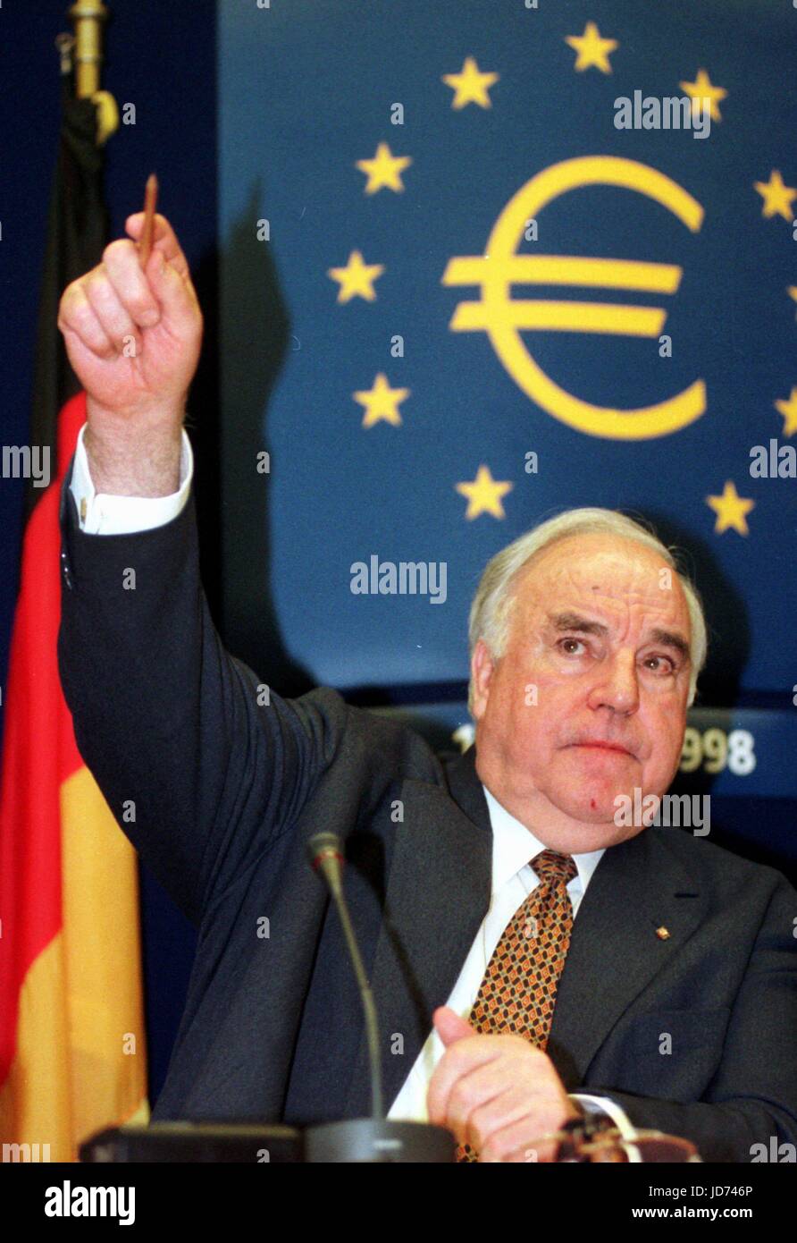 Helmut kohl 1998 hi-res stock photography and images - Alamy