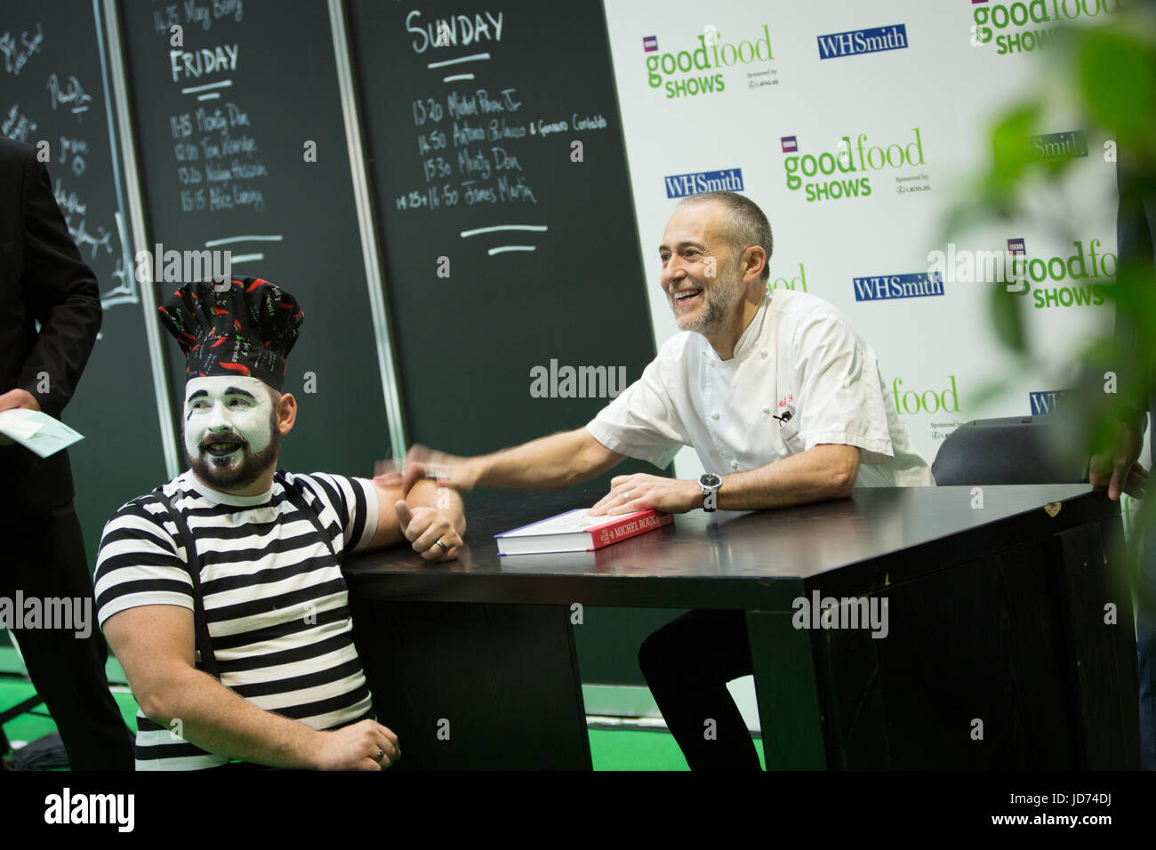 Who is a fan of the show hi-res stock photography and images - Alamy