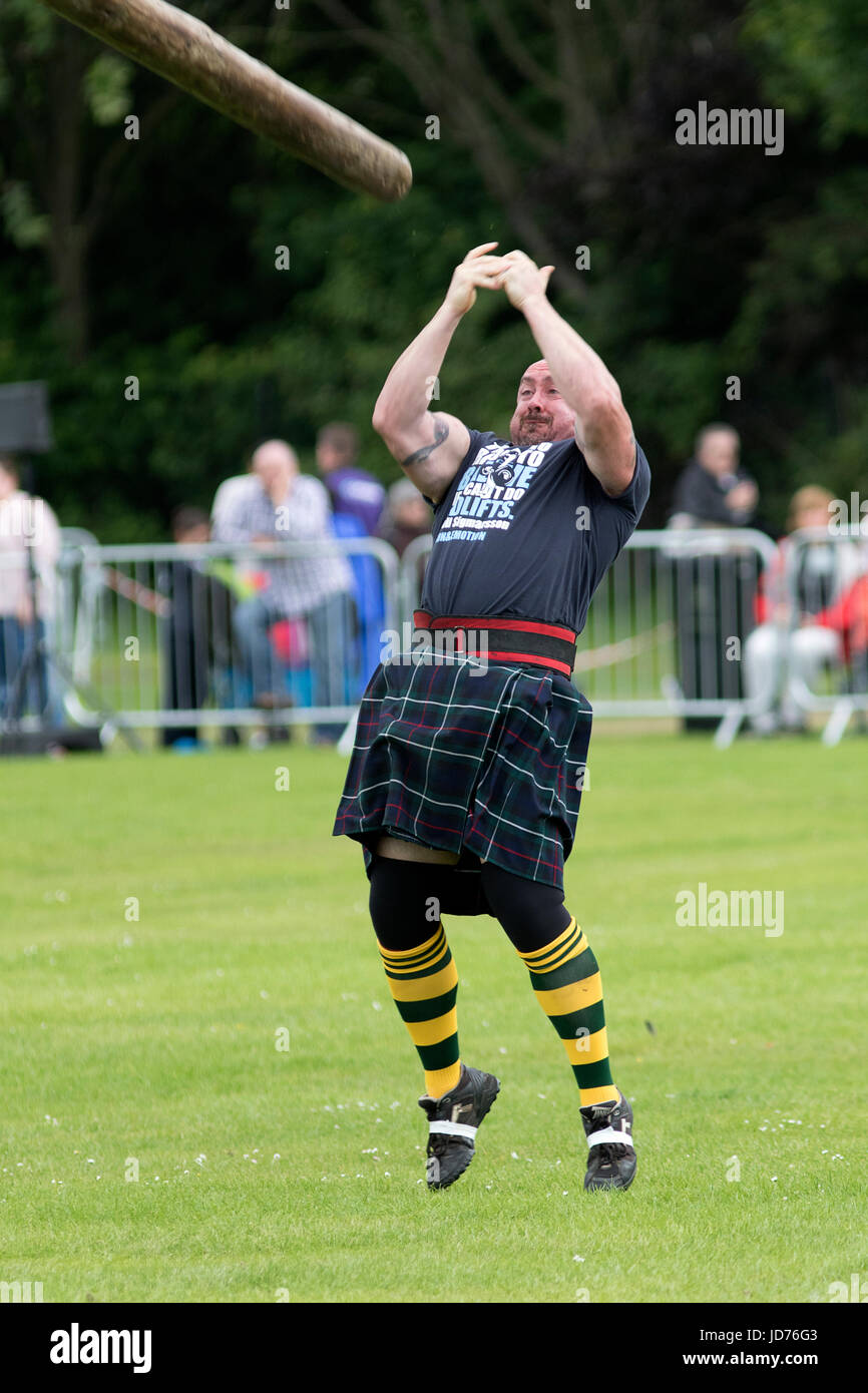 Throwing the caber hi-res stock photography and images - Alamy