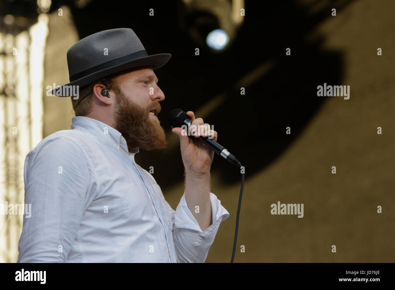 Alex clare hi-res stock photography and images - Alamy