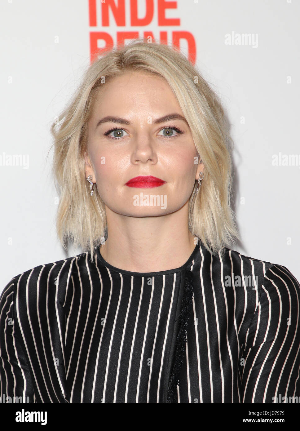Jennifer morrison sun dogs hi-res stock photography and images - Alamy