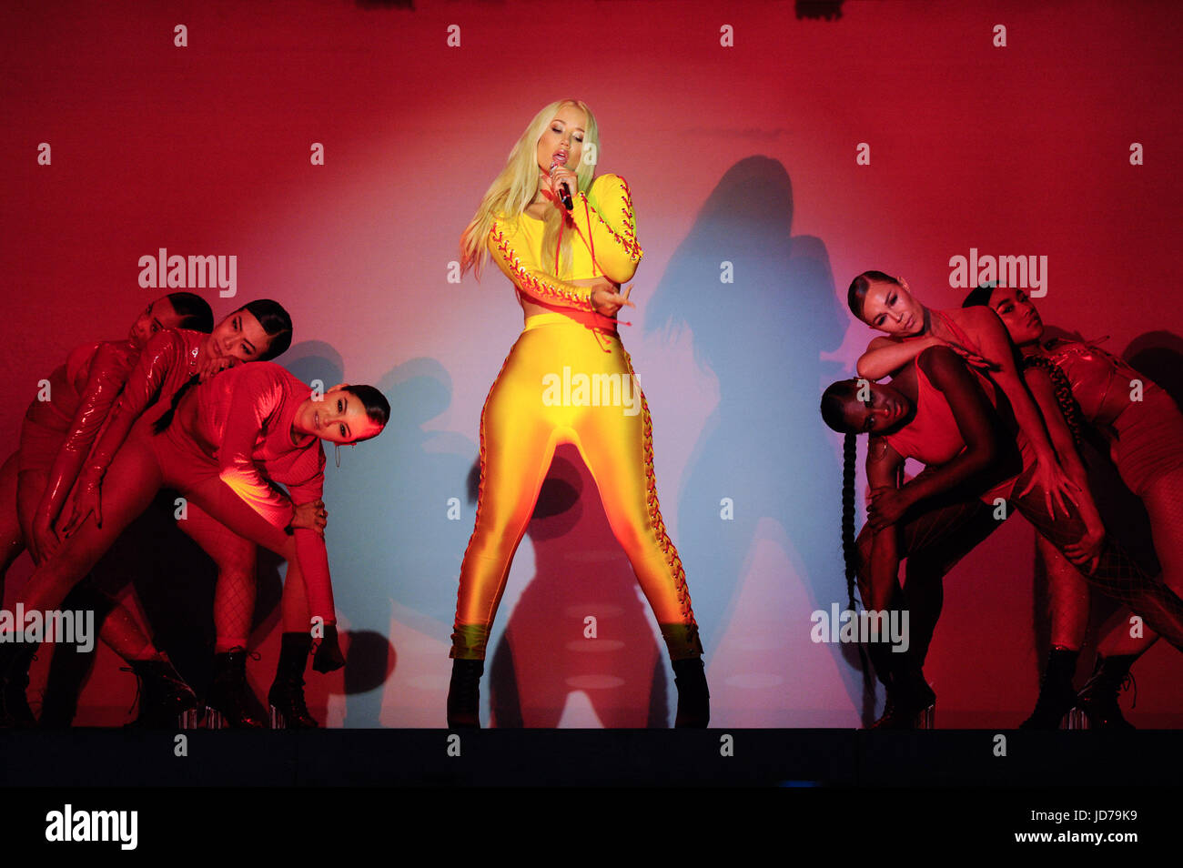 Iggy azalea performing on stage hi-res stock photography and images - Alamy