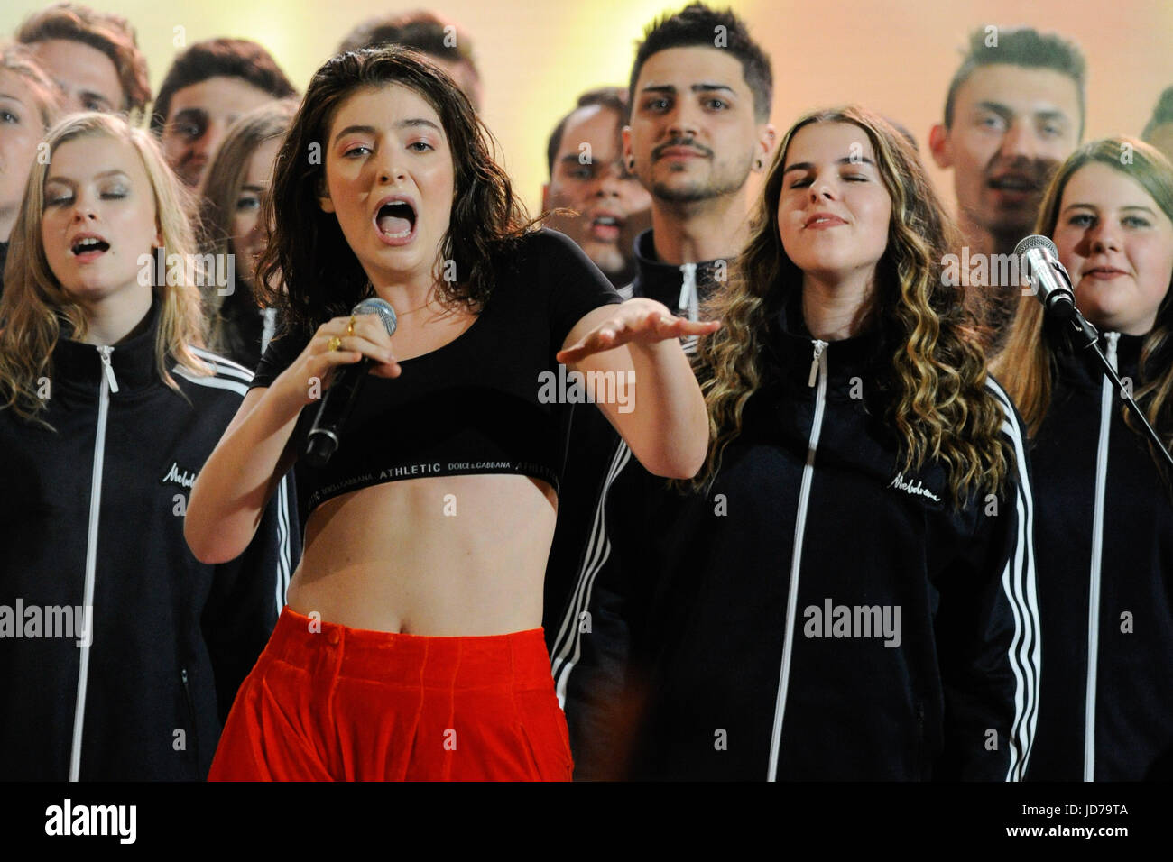 Lorde performance hi-res stock photography and images - Alamy