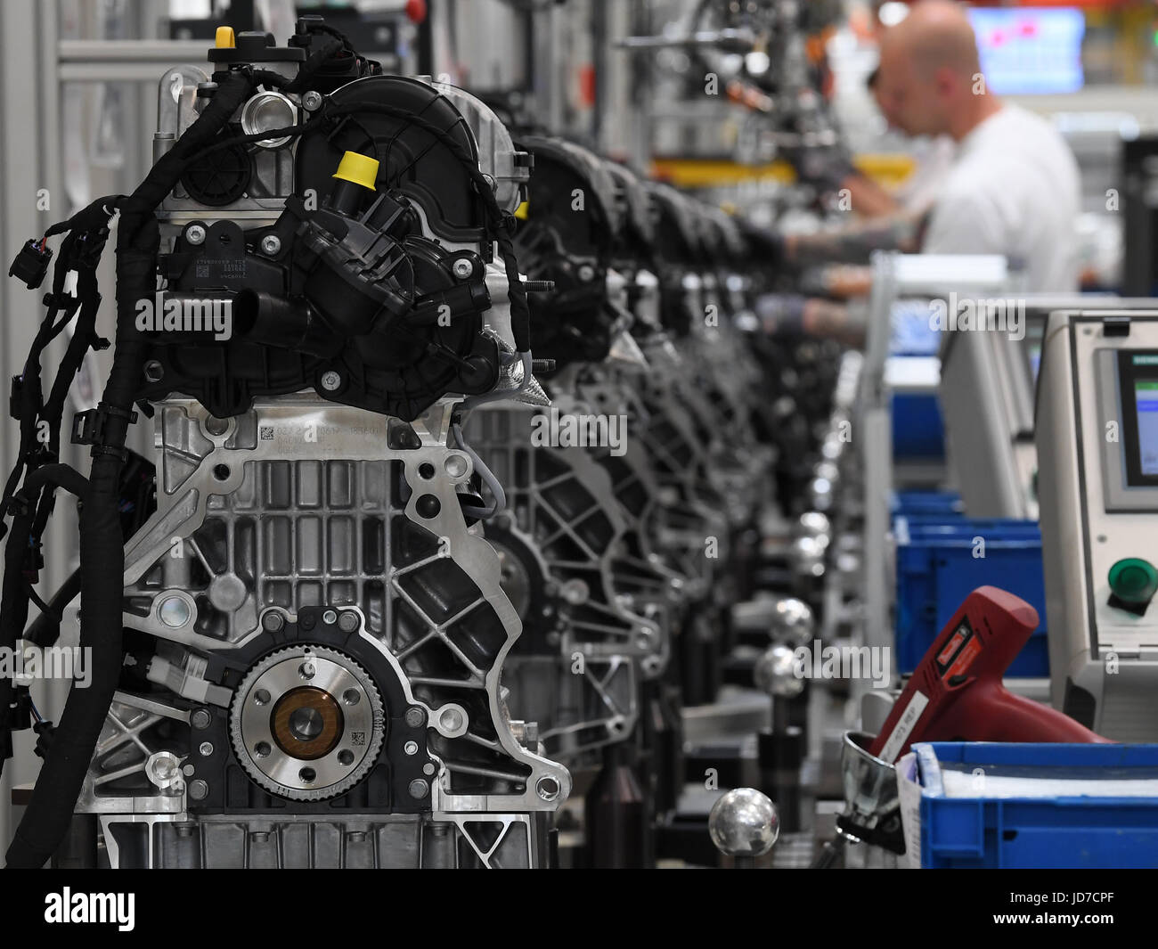 1 0 litre petrol engine hi-res stock photography and images - Alamy