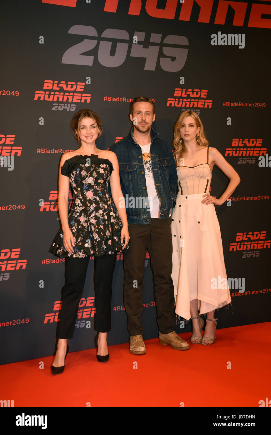 Blade runner film villeneuve hi-res stock photography and images - Alamy