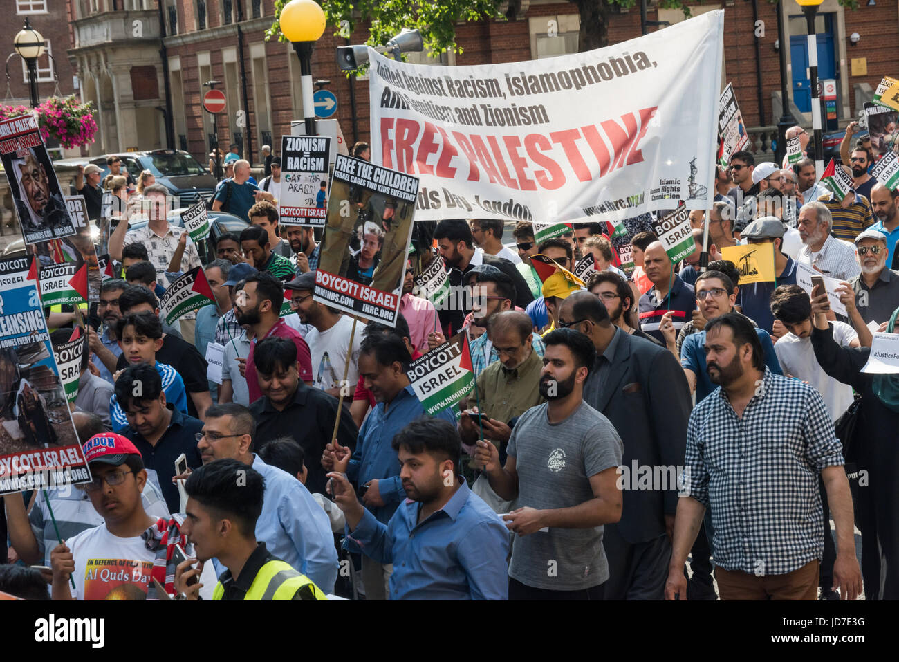 Boycotting israeli goods hi-res stock photography and images - Alamy