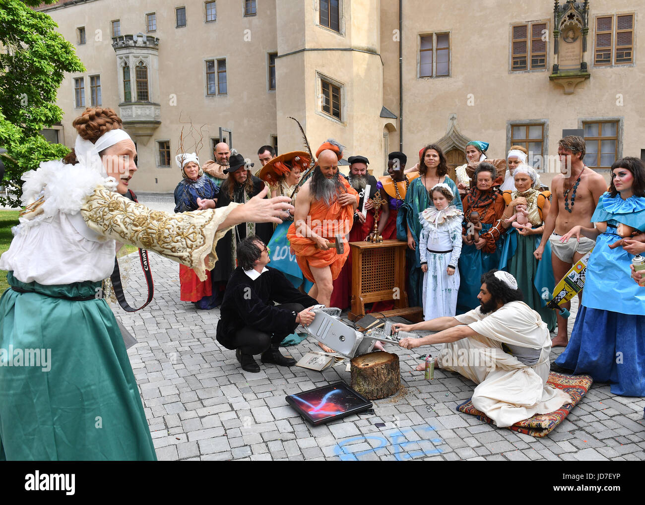 Wittenberg, Germany. 16th June, 2017. Actors pose to create a 'tableau ...