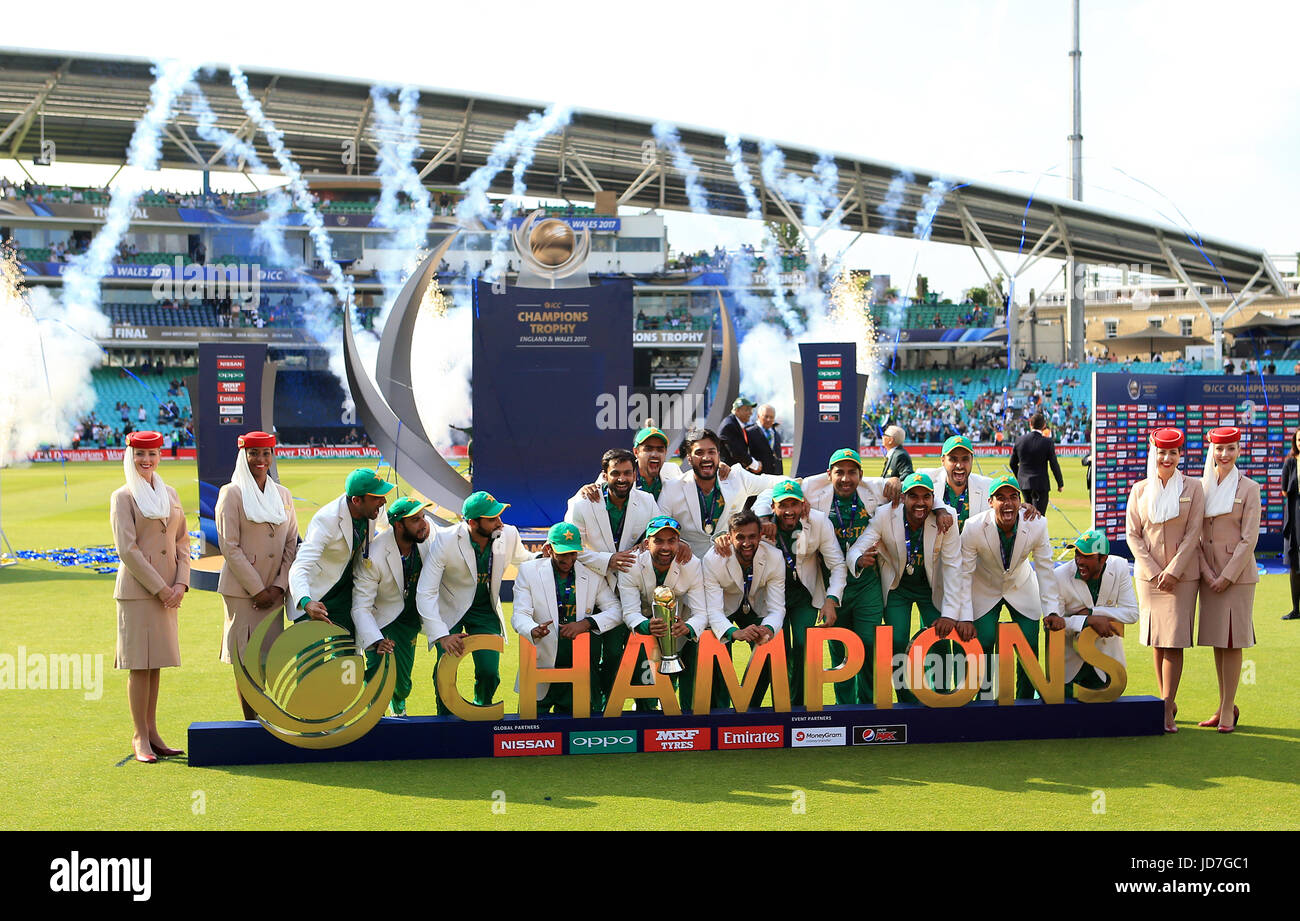 Pakistan lift the trophy after winning the ICC Champions Trophy final ...