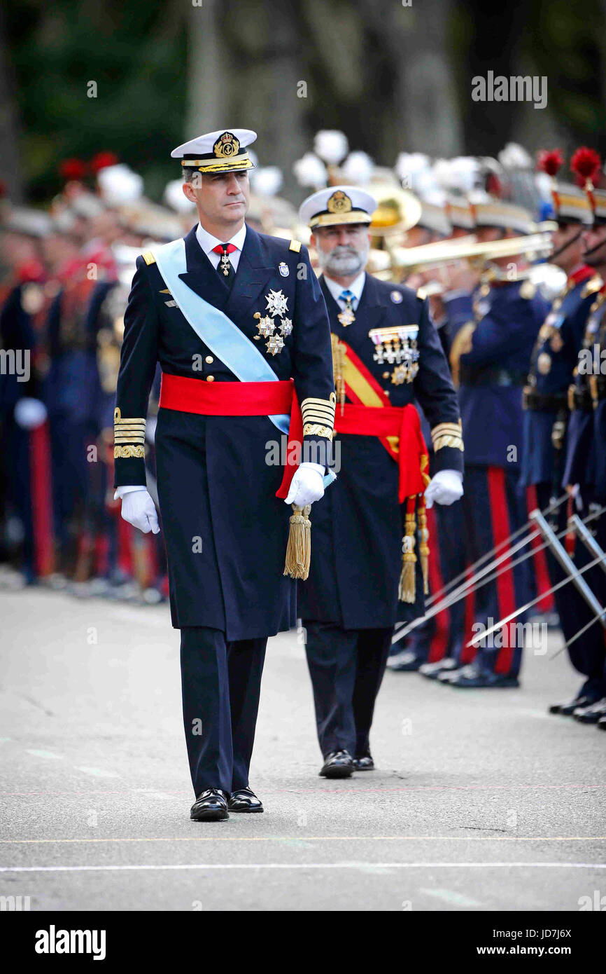 Spain royal family uniform hi-res stock photography and images - Alamy