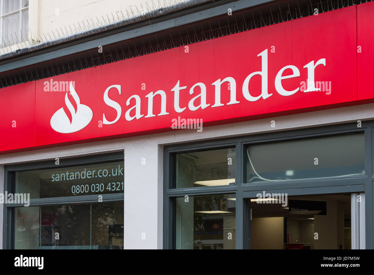 Santander logo sign hi-res stock photography and images - Alamy