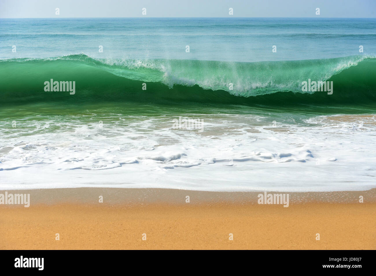 Ocean waves and blue sky Stock Photo - Alamy