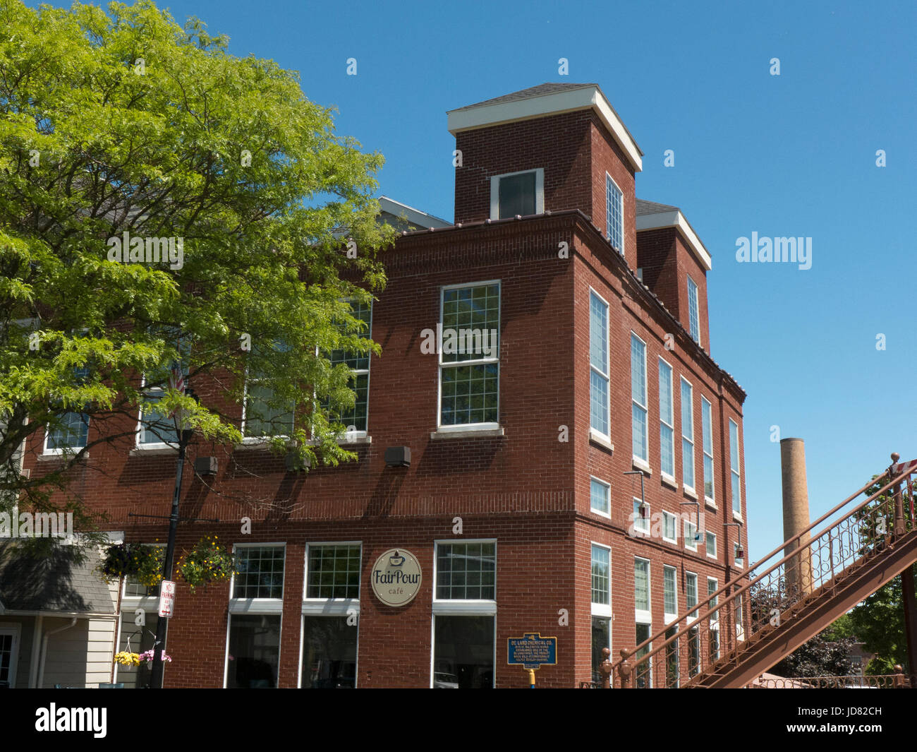 Factory building hi-res stock photography and images - Alamy