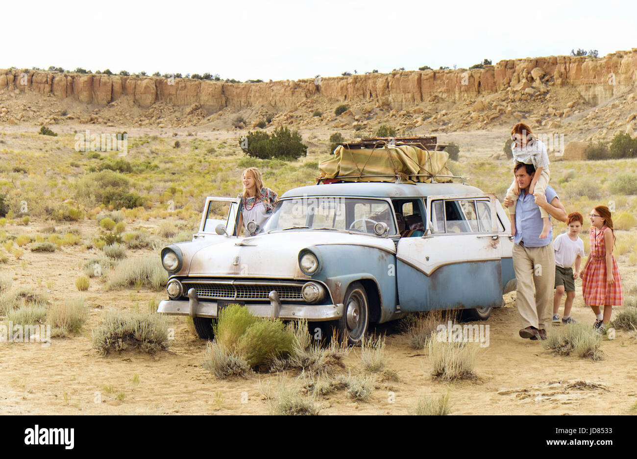 Sarah snook the glass castle hi-res stock photography and images - Alamy