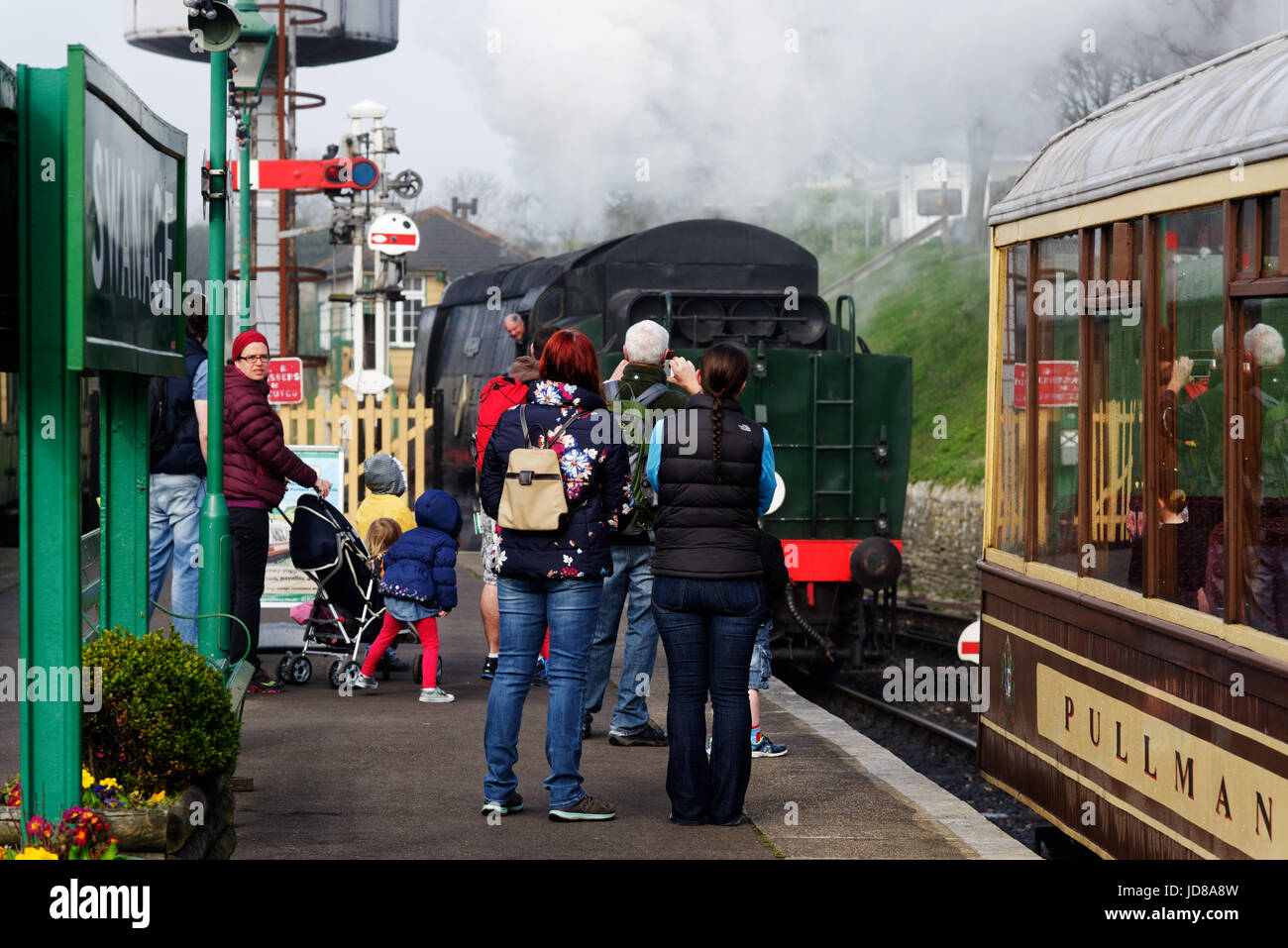 Steam trains and children hi-res stock photography and images - Alamy