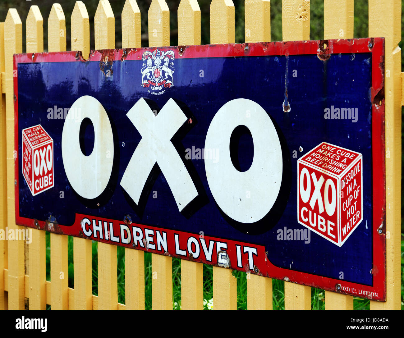 Oxo cube hi-res stock photography and images - Alamy