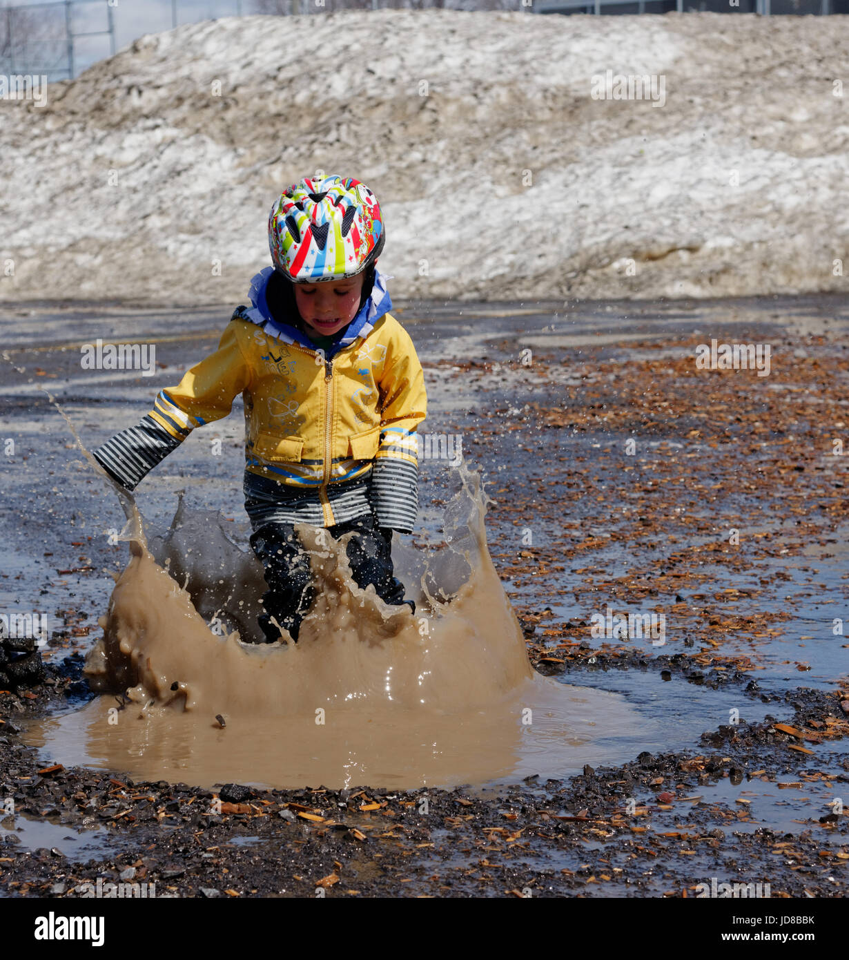 Muddy puddle hi-res stock photography and images - Alamy