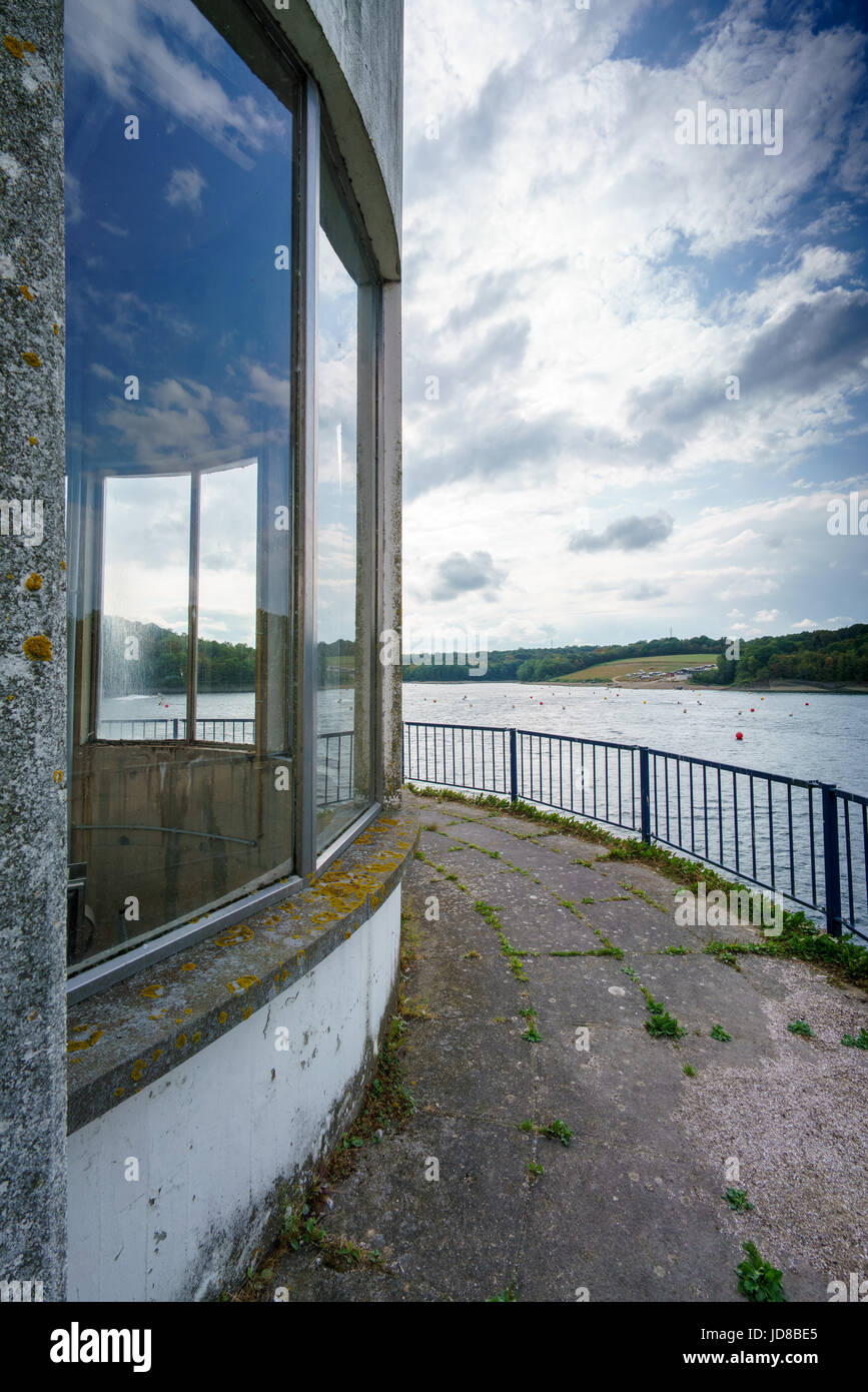 Curved windows hi-res stock photography and images - Alamy