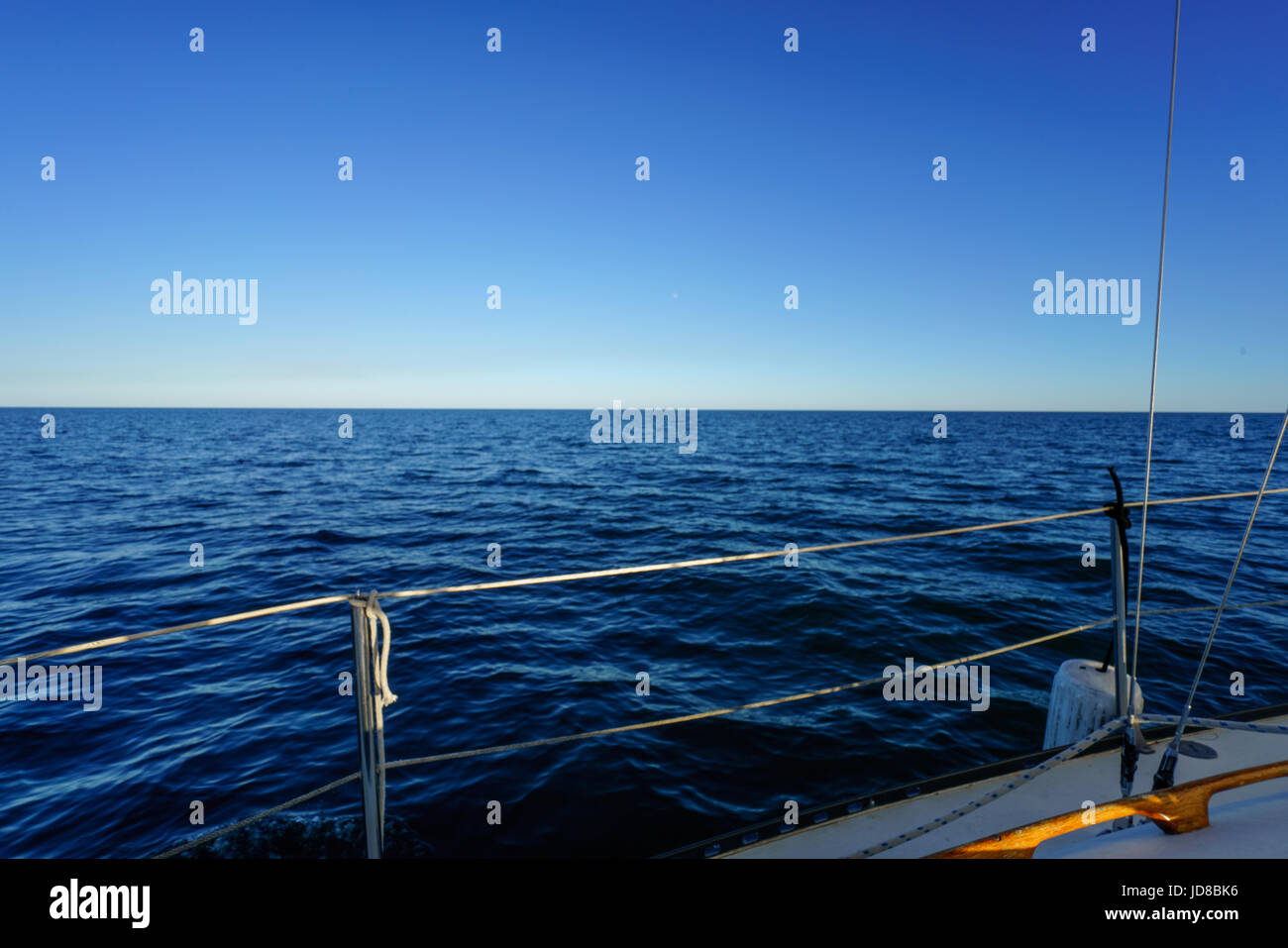 Vessel on the horizon hi-res stock photography and images - Alamy