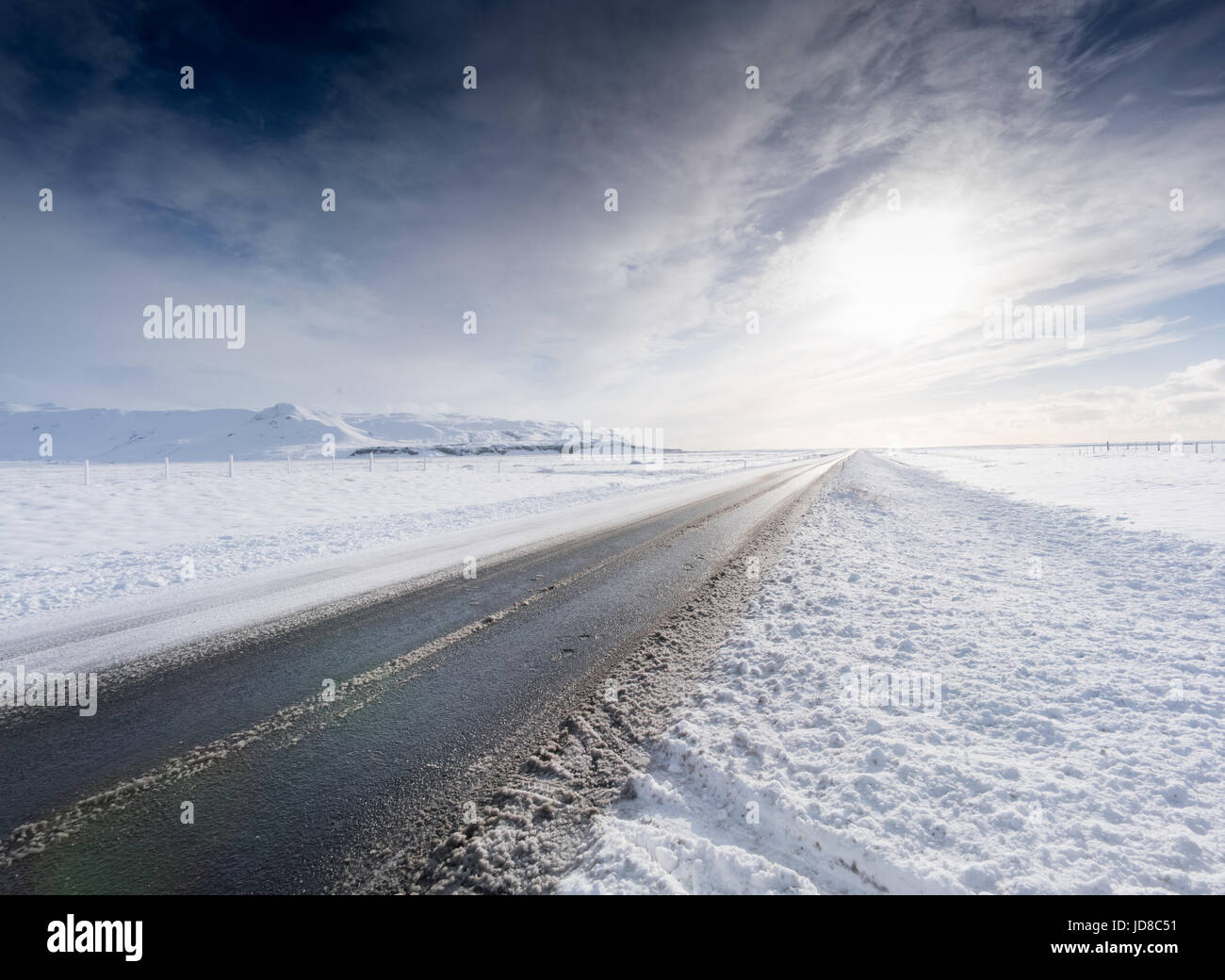 Deep snow by road hi-res stock photography and images - Alamy