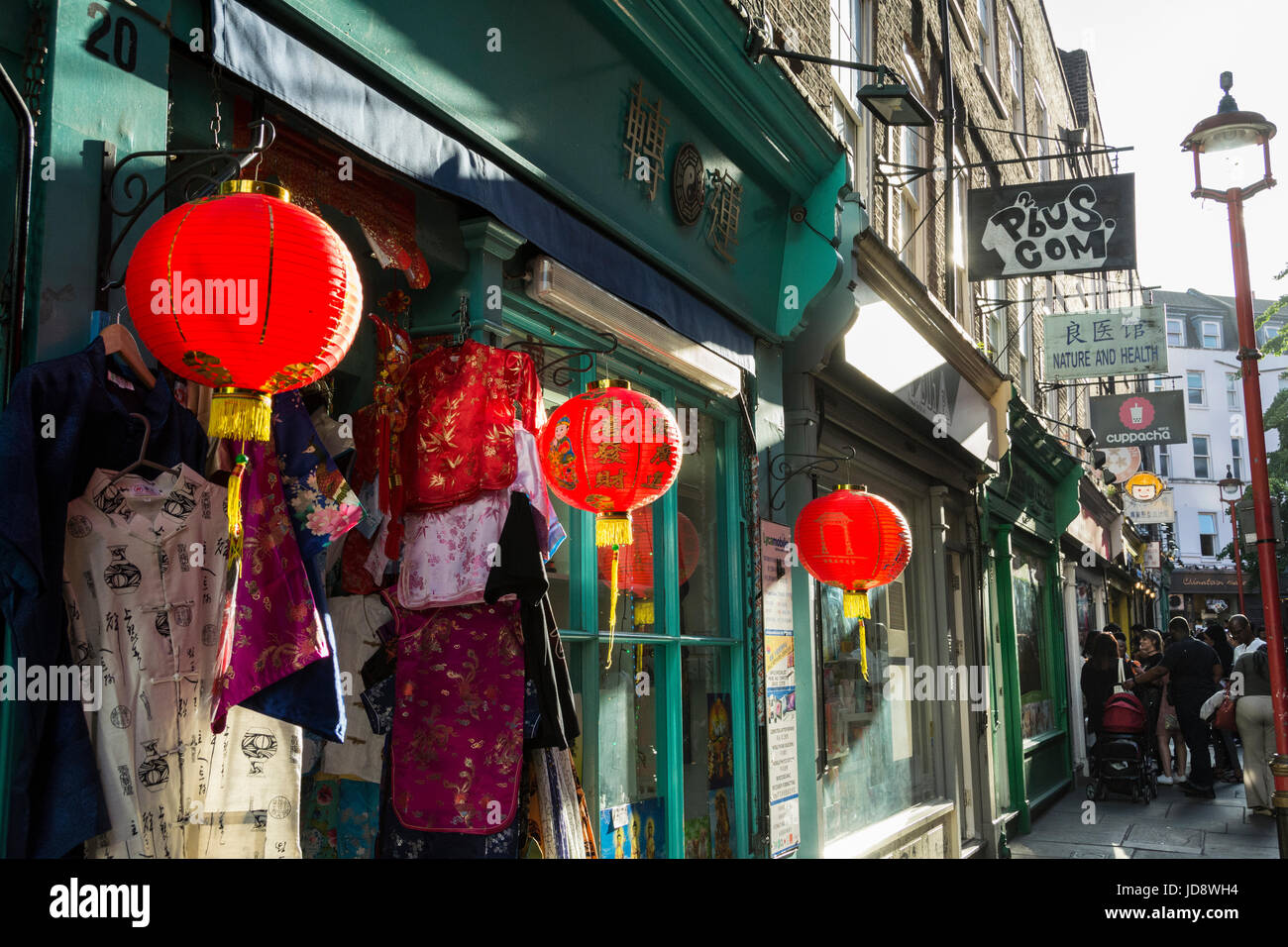 Chinese shoppers chinatown london england hi-res stock photography and ...