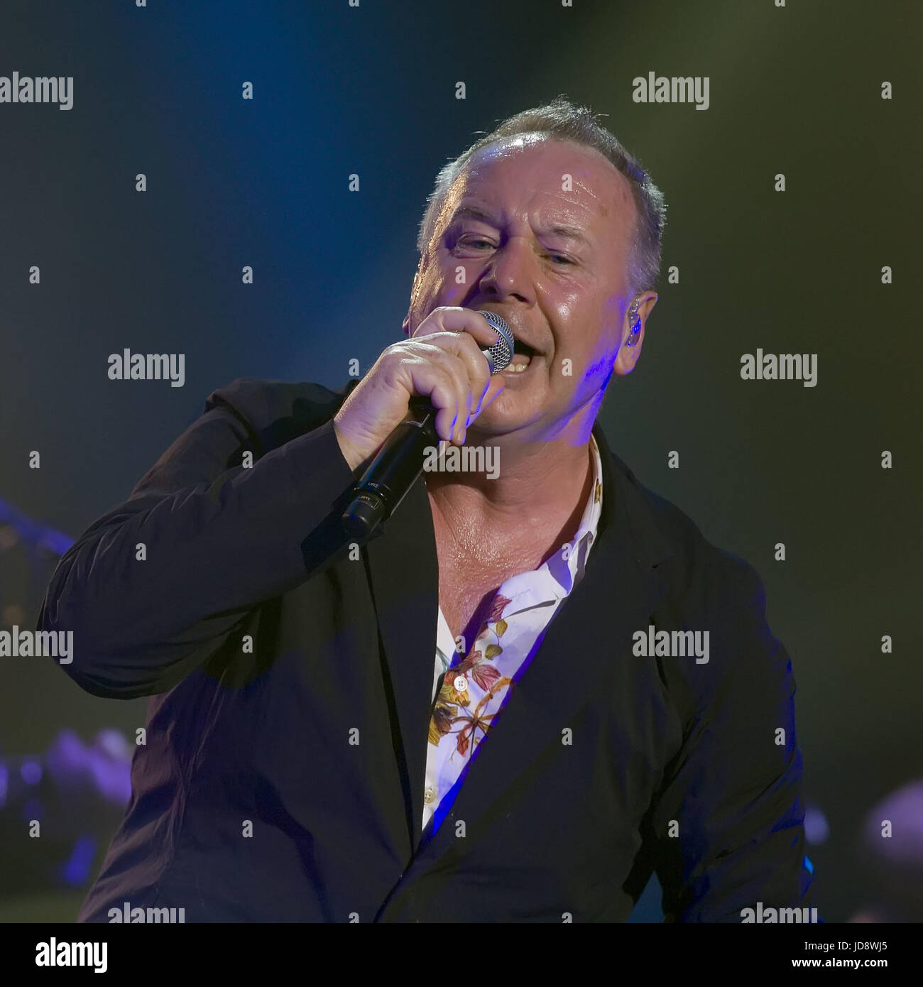 Simple Minds perform an acoustic set at the Royal Concert Hall ...
