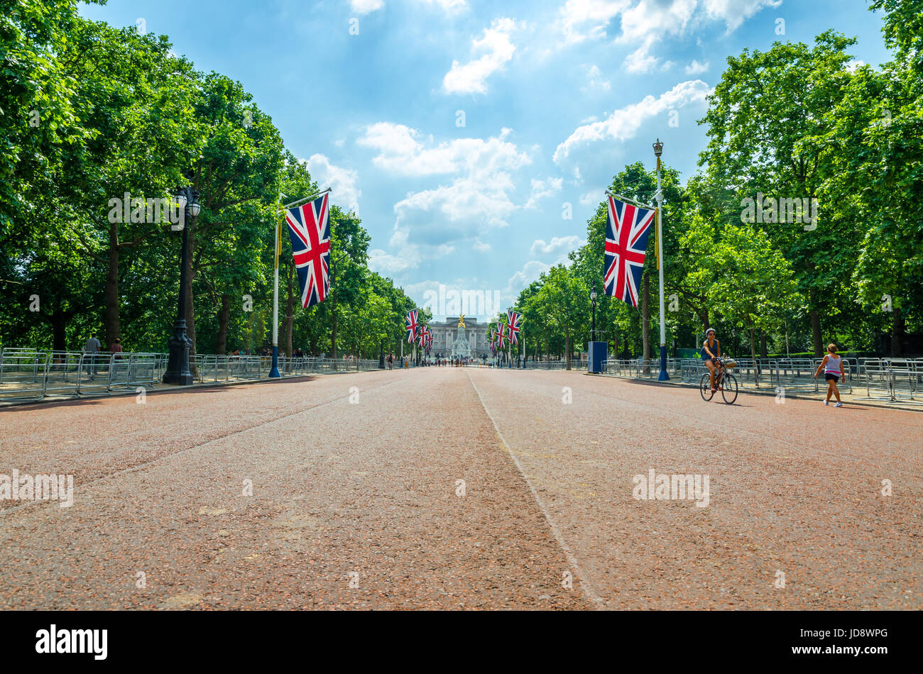 Towards buckingham palace hi-res stock photography and images - Alamy