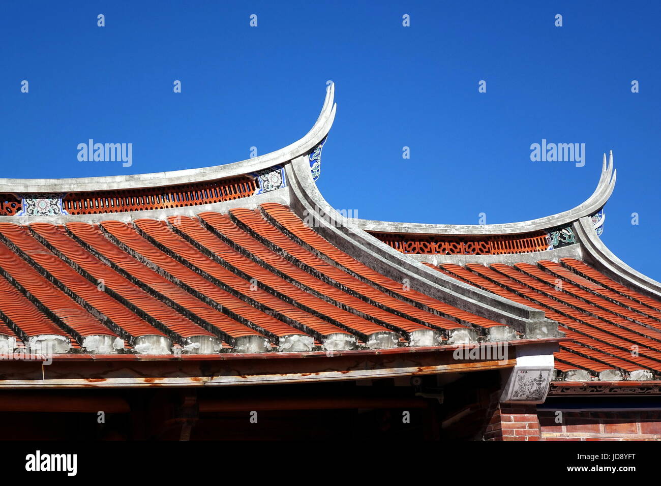 Curved tiles roofs hi-res stock photography and images - Alamy