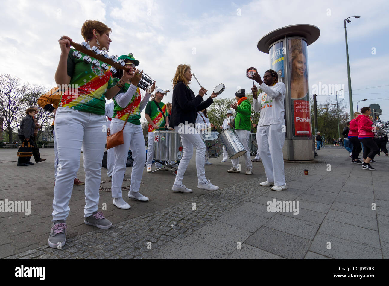 Fan dance race hi-res stock photography and images - Alamy