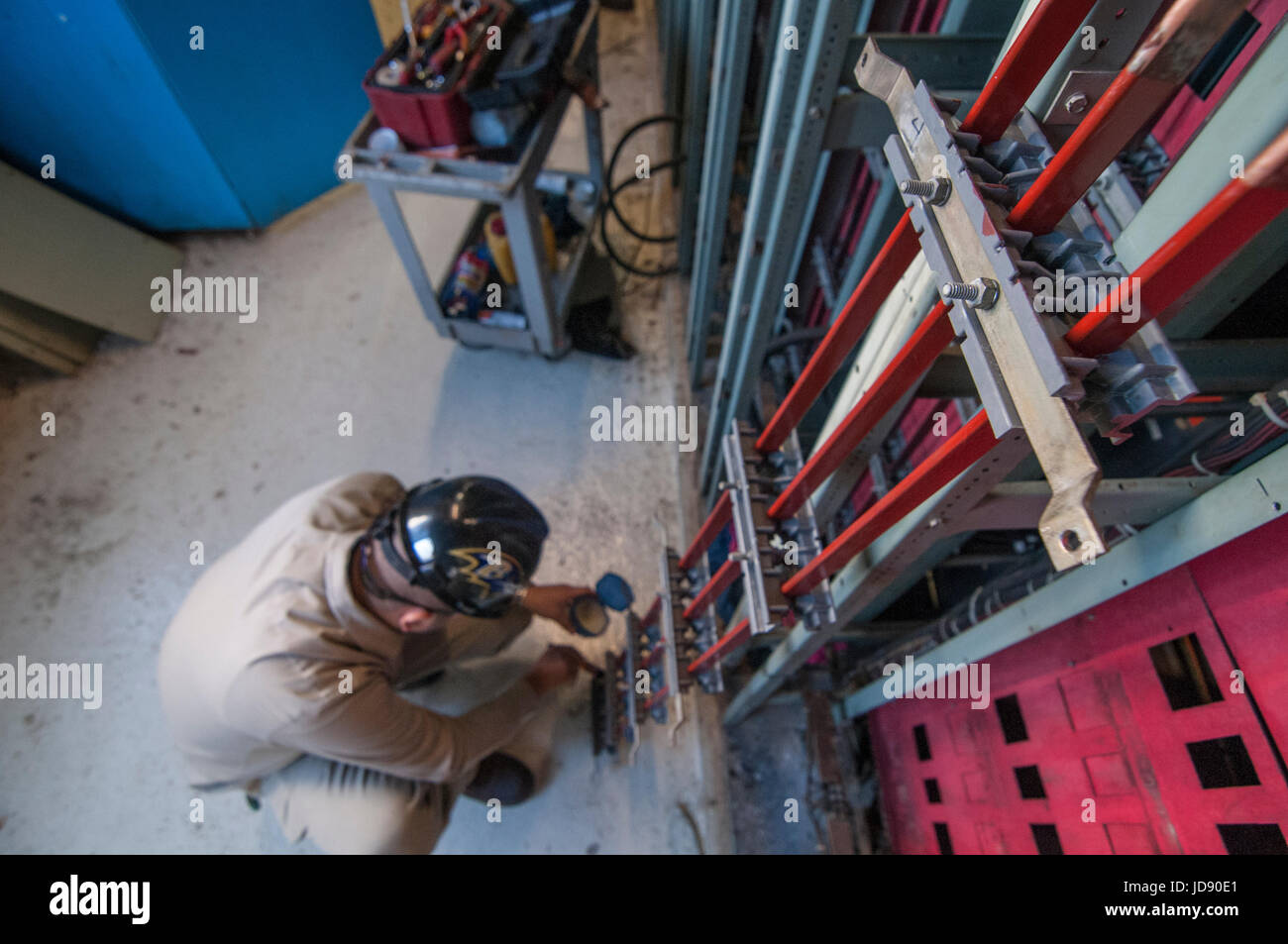 480 volts bus bar maintenance jobs in geothermal power plant CERRO ...