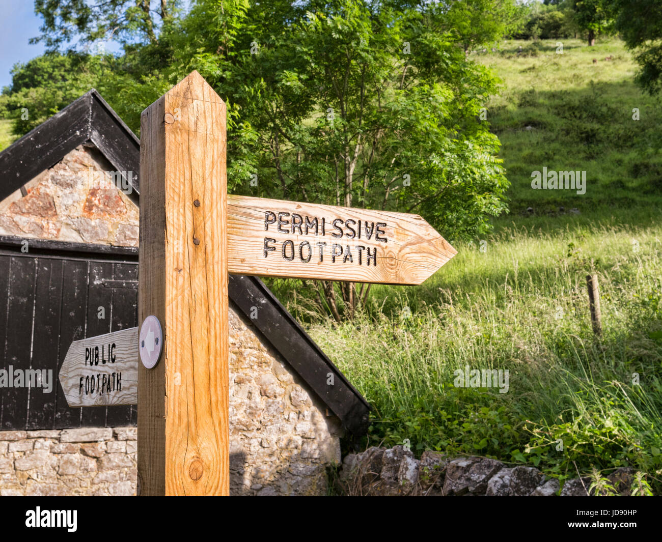 Permissive footpath sign hi-res stock photography and images - Alamy