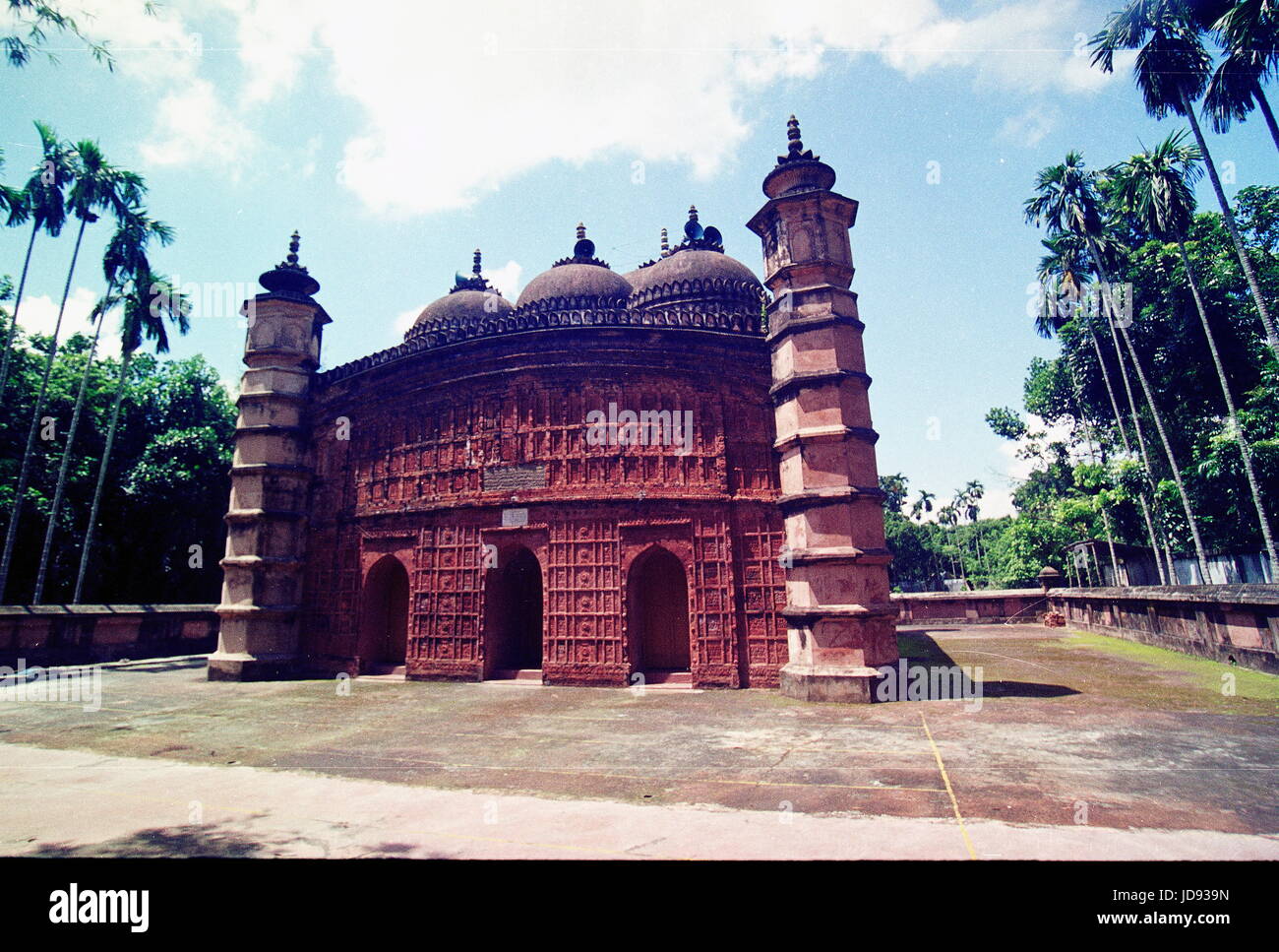 atia jame mosque stands with its fascinating and creative architectural ...