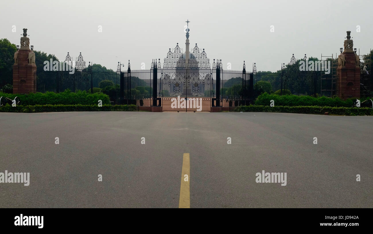 The Rashtrapati Bhavan at the end of the Rajpath road in New Delhi ...