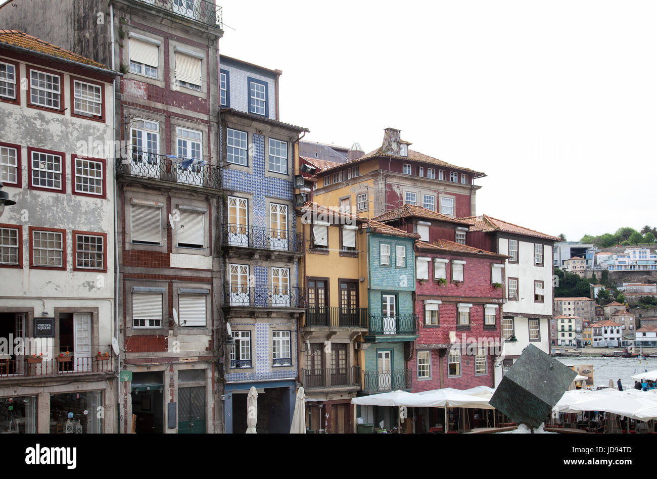 Porto tiled buildings hi-res stock photography and images - Alamy