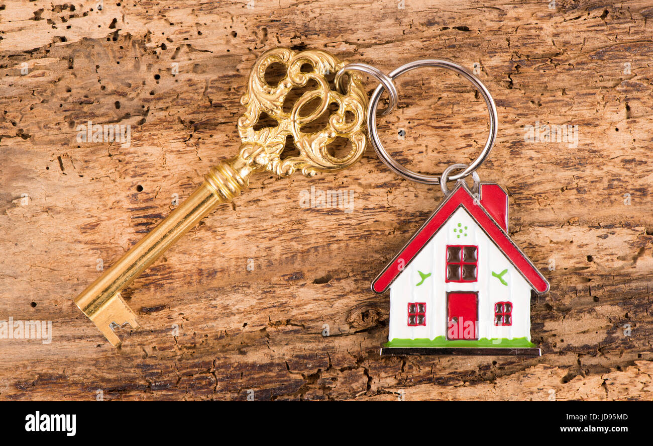 Gold key and chain hi-res stock photography and images - Alamy