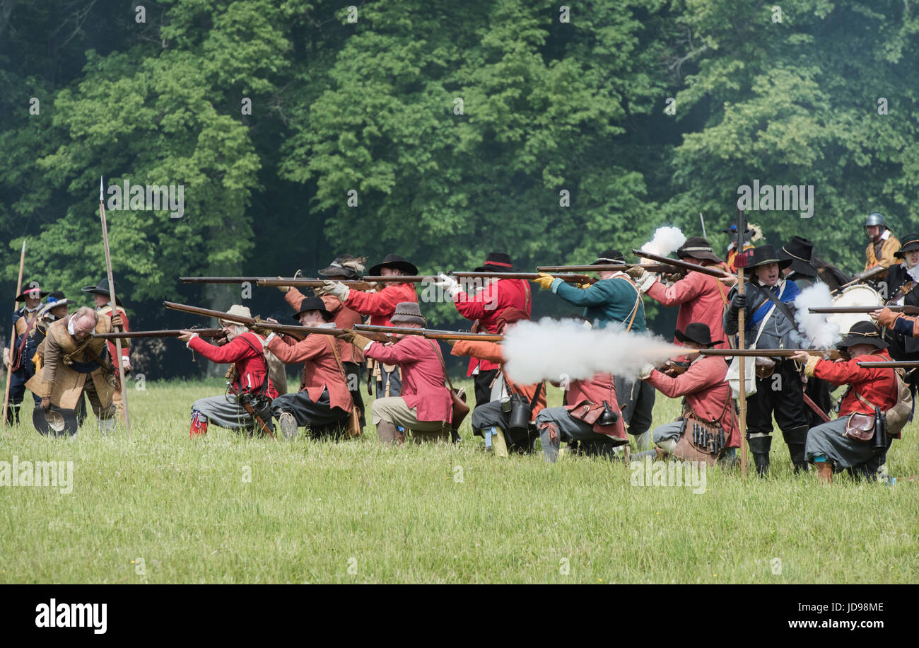 English Civil War Musketeer High Resolution Stock Photography and ...