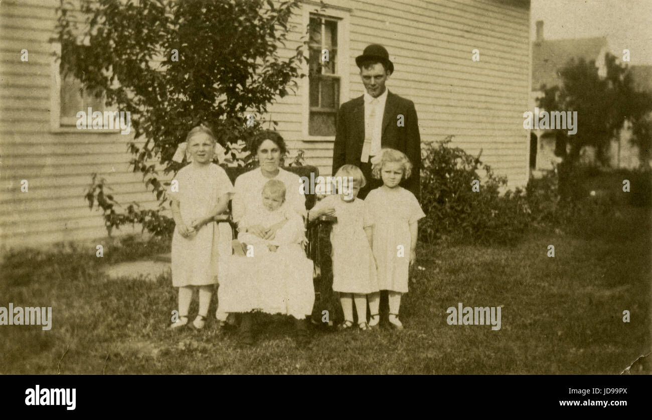 Victorian poverty 1900s hi-res stock photography and images - Alamy