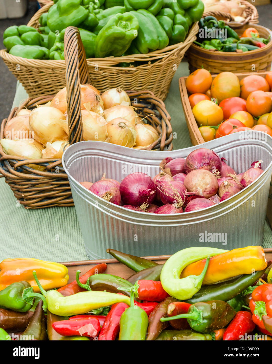 Farmers produce trade and commerce hi-res stock photography and images ...